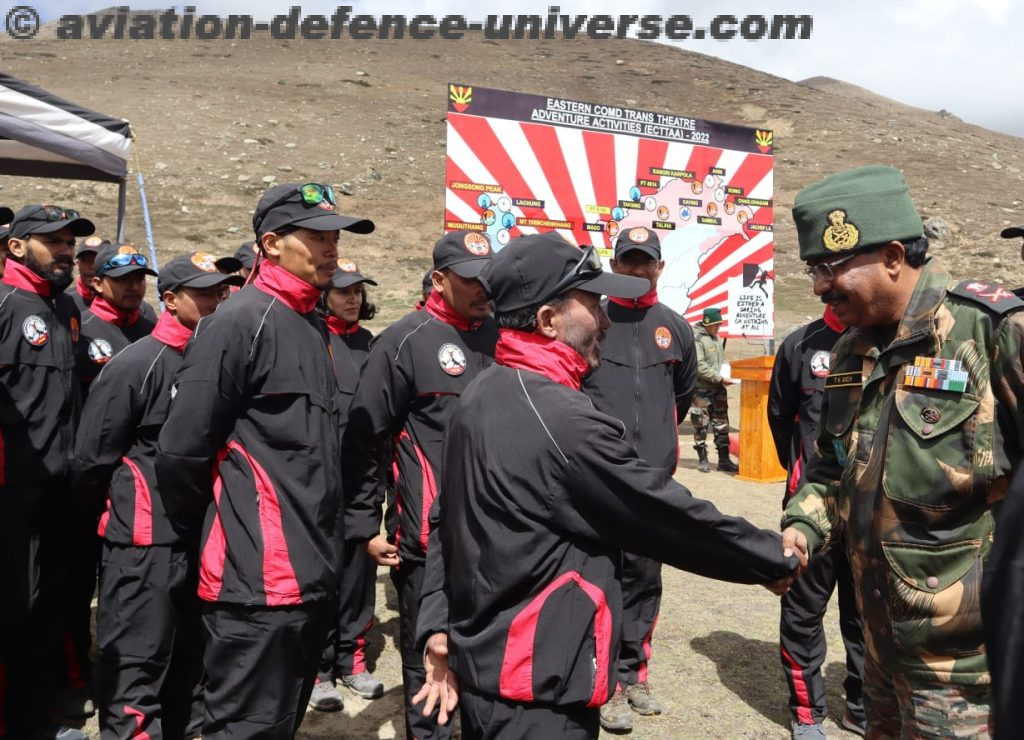Joint Military-civil Expedition Successfully Summits Mount Jonsang (7462M)