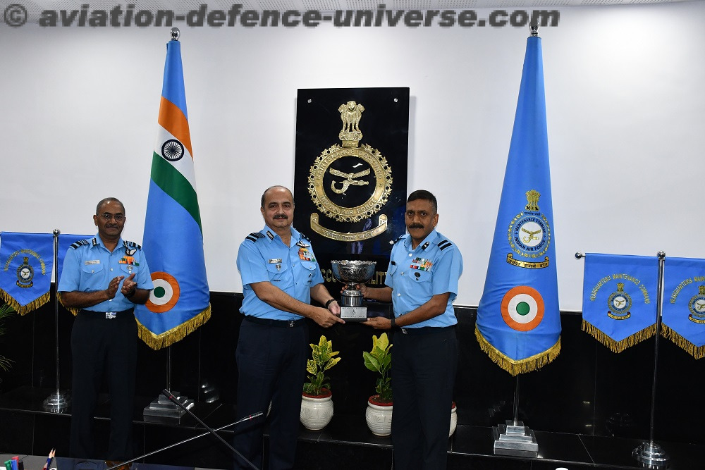 Chief Of Air Staff Visits Maintenance Command, Nagpur And Addresses ...